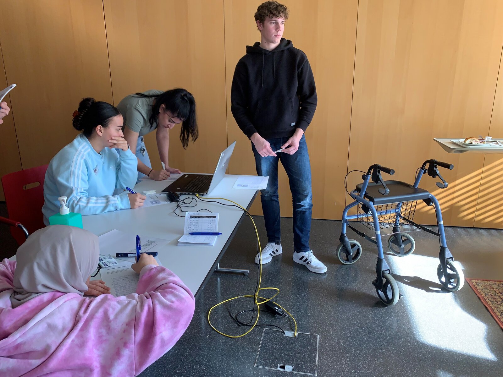 Interaktives Lernen im Skillsroom : Heime Kriens